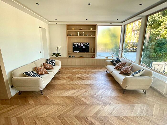 Maison 7 pièces à louer à Meudon, Meudon sur Seine