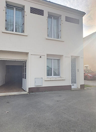 Fontenay-le-Comte, Centre-ville, Les Loges, La Pommeraie, La Sablière : Maison 5 pièces à vendre