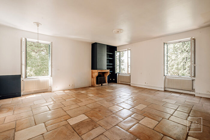 Neuville-sur-Saône : Appartement 4 pièces à vendre
