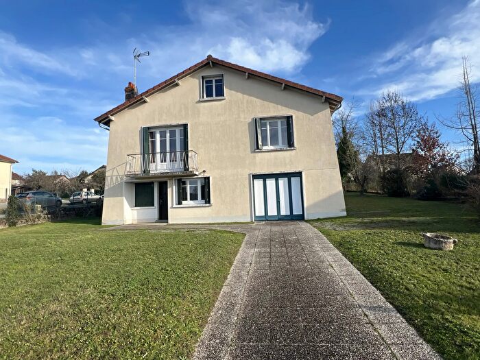 Maison à vendre - Le Dorat - 8 pièces - 3 chambres