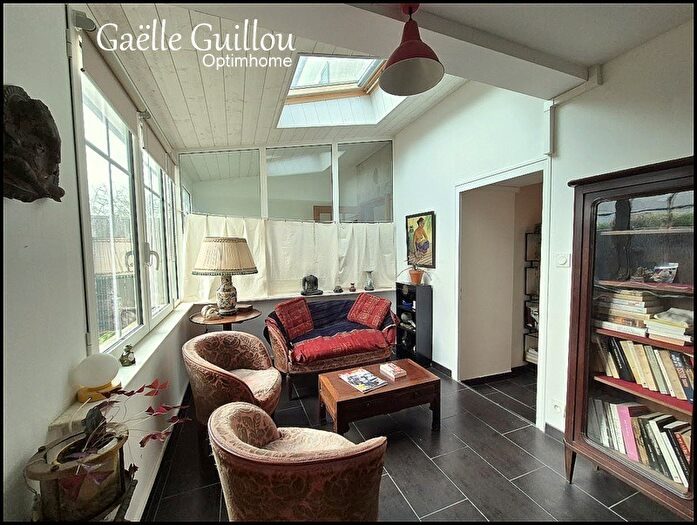 Maisons à vendre et appartements à louer - 1