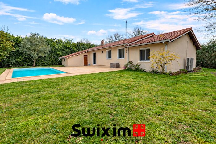 Maison à vendre - Le Pian-Médoc - 5 pièces - 3 chambres