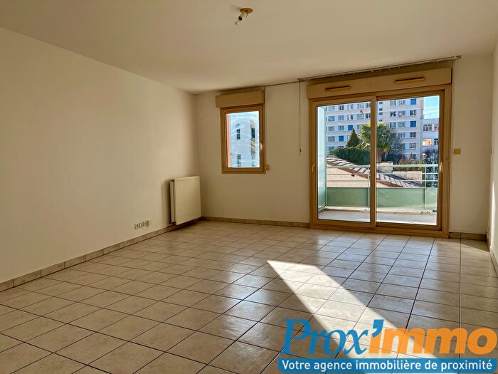 Appartement à vendre - Voiron, Centre-ville, Gare - 3 pièces - 2 chambres