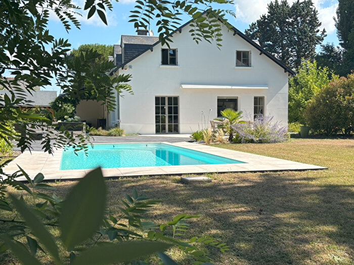 Maison à vendre - La Membrolle-sur-Choisille - 8 pièces - 4 chambres