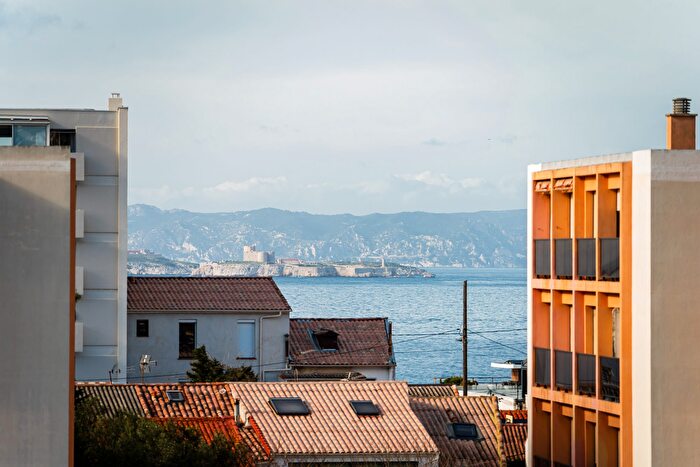 Appartement à vendre - Marseille e  - 2 pièces - 1 chambre