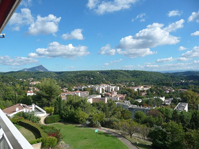 Aix-en-Provence, Saint-Donat, Les Platanes : Appartement 4 pièces à louer