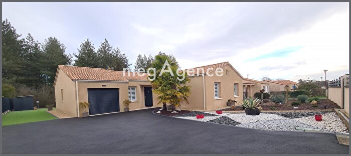 Maison à vendre - Bressuire, Malabry, Bois dAnne - 8 pièces - 3 chambres