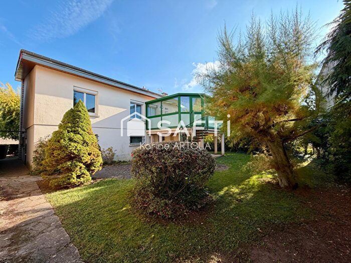 Maison à vendre - Thierville-sur-Meuse - 6 pièces - 4 chambres