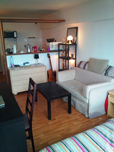 Appartement à louer - Quartiers Ouest, Bourg lEvesque - 1 pièce