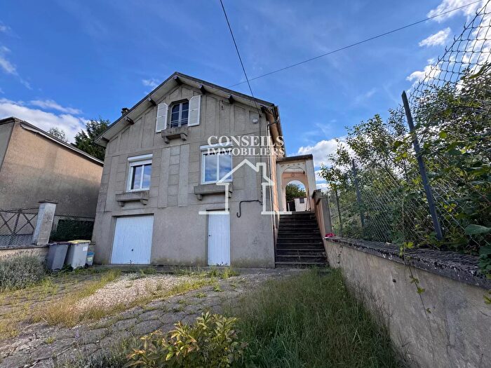 Maison à vendre - Villeneuve-sur-Yonne - 5 pièces - 3 chambres