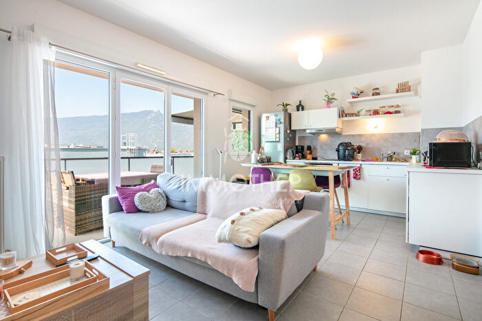 Aix-les-Bains, Lafin, Saint-Simond : Appartement 3 pièces à vendre