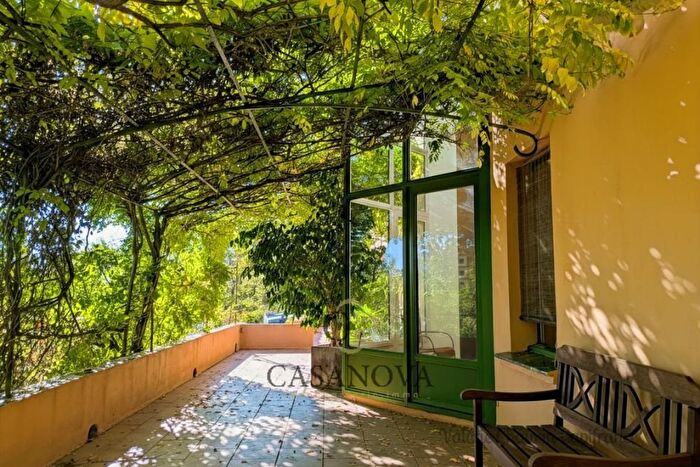 Maison à vendre - Saint-Vincent-de-Barbeyrargues - 9 pièces - 4 chambres