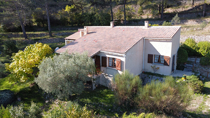 Maison à vendre - Le Beausset - 7 pièces - 5 chambres
