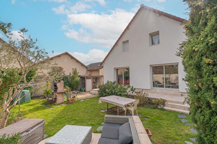 Maison à vendre - Noisy-le-Grand, Sud - 7 pièces - 5 chambres