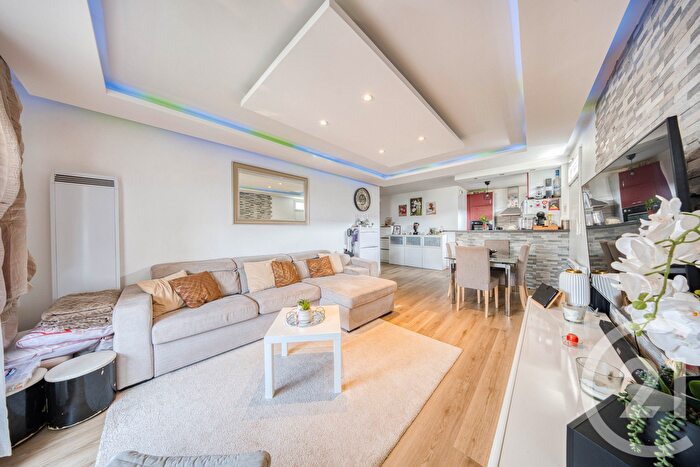 Appartement à vendre - Vigneux-sur-Seine, Croix-Blanche - 5 pièces - 4 chambres