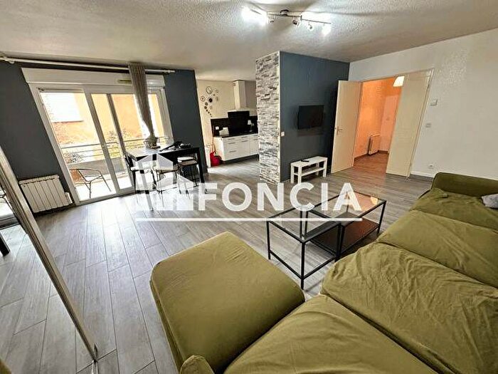 Appartement à louer - Le Village, Vaulx-en-Velin - 4 pièces - 3 chambres