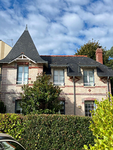 Maison 4 pièces à louer à Dinard, Centre-ville, Plage de l'Ecluse, Pointe du Moulinet