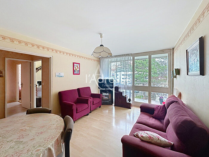 Appartement à vendre - Chelles, Centre-ville, Gare, Abbesses - 3 pièces - 2 chambres