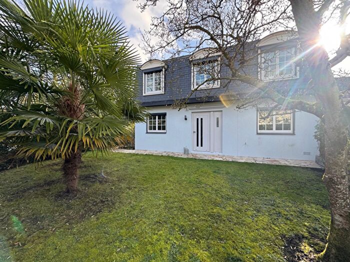 Maison à vendre - Le Plessis-Trévise, Centre-ville, Orly Parc - 6 pièces - 4 chambres