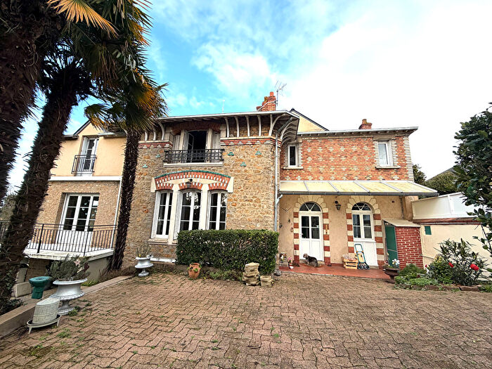 Maison à vendre - Sablé-sur-Sarthe, Général Leclerc, Route de Brûlon, Gastines - 7 pièces - 3 chambres