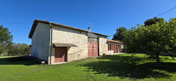 Maison à vendre - La Roche-Chalais - 6 pièces - 4 chambres