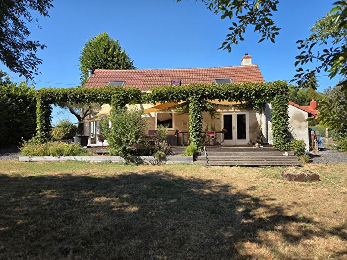 Maison 5 pièces à Treteau, à vendre