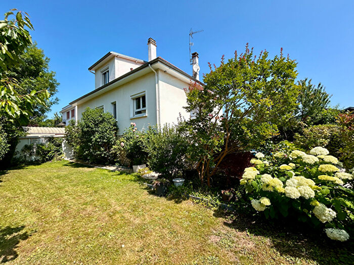 Maison à vendre - Poissy, Beauregard - 8 pièces - 6 chambres