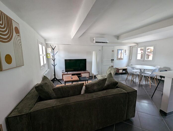 Appartement 2 pièces à Nîmes, Ecusson, Arènes, à louer