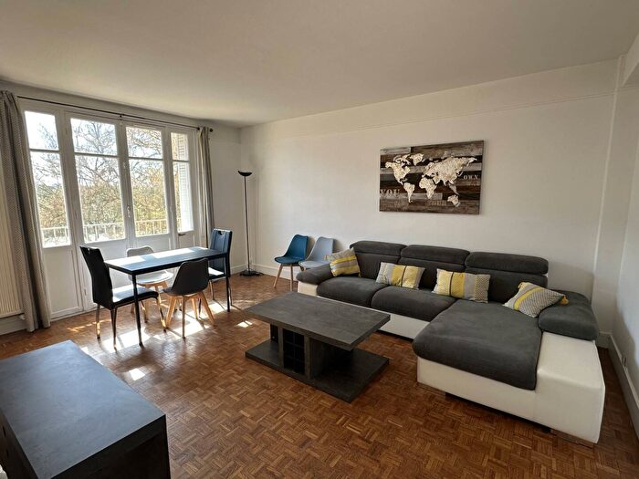 Appartement à louer - Melun - 3 pièces - 2 chambres