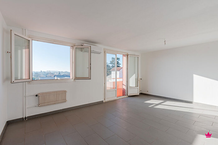 Appartement à vendre - Décines-Charpieu, Berthaudière - 3 pièces - 2 chambres