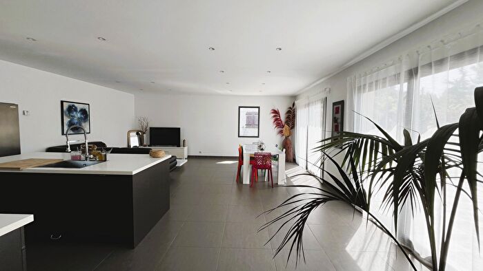 Maison 5 pièces à vendre à Le Pouget