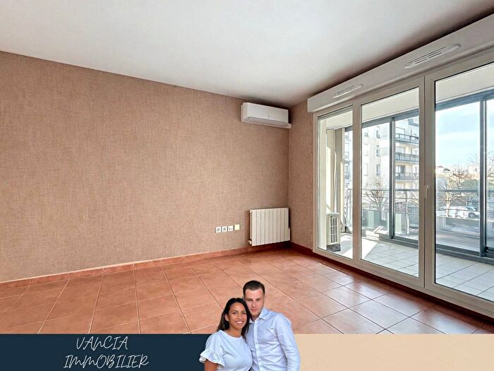 Appartement à louer - Villefranche-sur-Saône - 3 pièces - 2 chambres