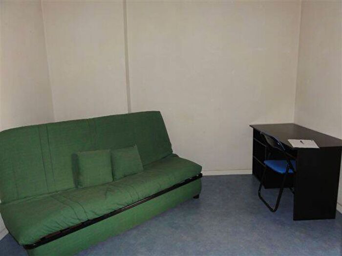 Appartement à louer - La Couronne-Saint Henri, Le Creusot - 1 pièce