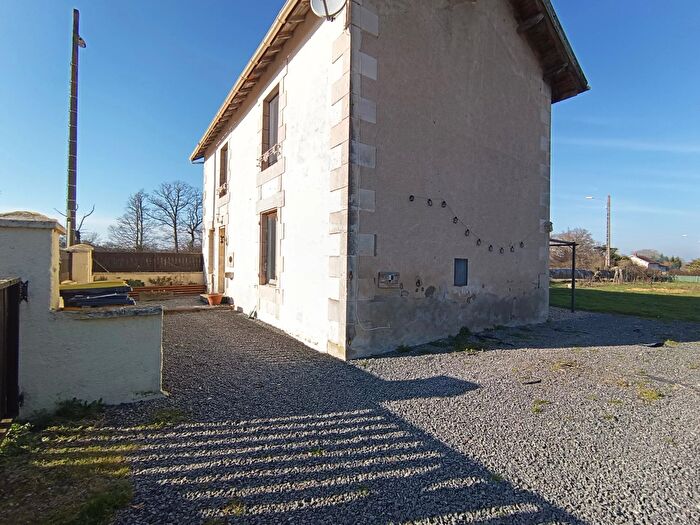 Maison à vendre - Saulgé - 5 pièces - 2 chambres