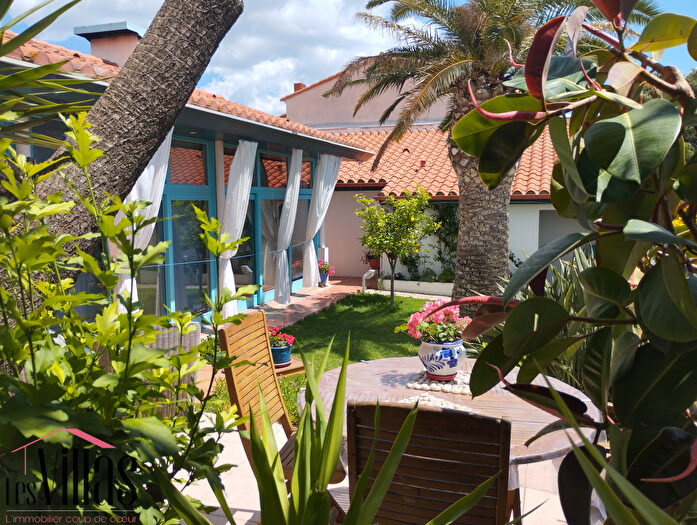 Maison à vendre - Perpignan - 7 pièces - 5 chambres