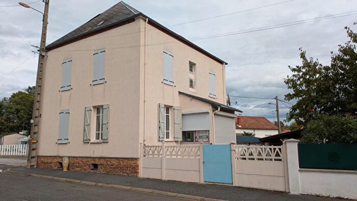 Maison à vendre - Varennes-sur-Allier - 7 pièces - 5 chambres