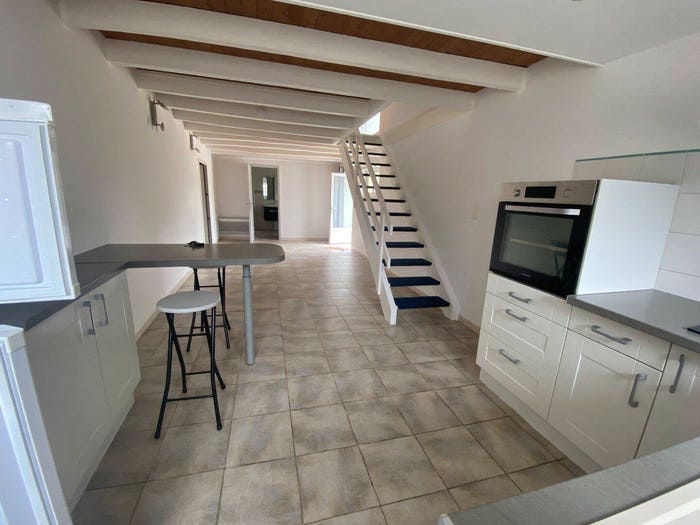 Mosnac-Saint-Simeux : Maison 2 pièces à louer