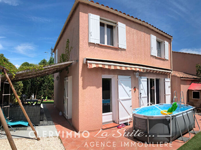 Maison à louer - Marseille e , Saint-Marcel - 4 pièces - 3 chambres