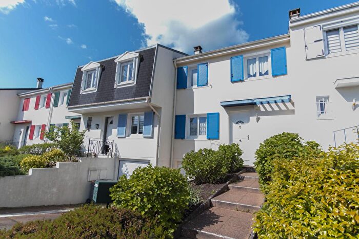 Mennecy, Verville, Bois des Mares, Charles de Gaulle : Maison 4 pièces à vendre