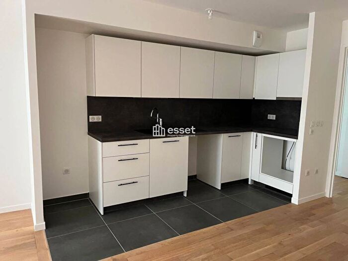 Appartement 4 pièces à louer à Faubourg de l'Arche, Courbevoie