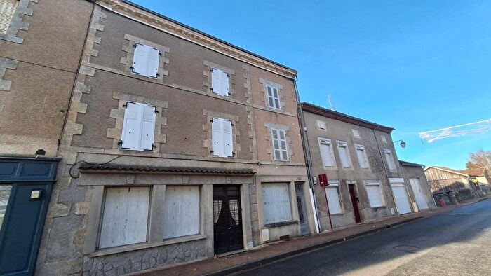 Piégut-Pluviers - Maison 8 pièces à vendre