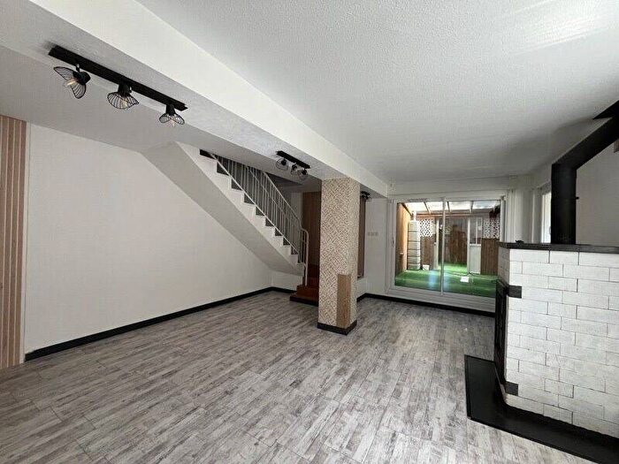 Maison à louer - Ségoufielle - 4 pièces - 3 chambres