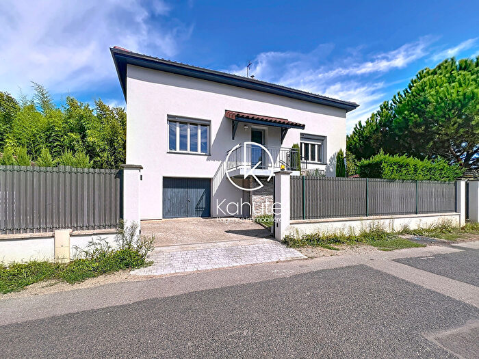 Maison à vendre - Reyrieux - 6 pièces - 4 chambres