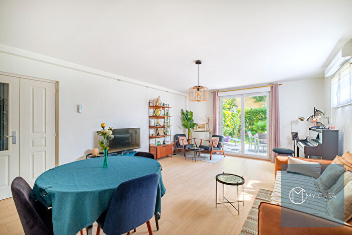 Fontaines-sur-Saône : Appartement 3 pièces à vendre