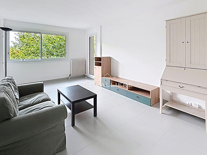 Appartement 3 pièces à louer - Nanterre, Vieux Pont