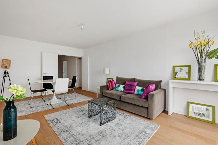 Appartement à vendre - Paris e , Saint-Blaise - 5 pièces - 4 chambres