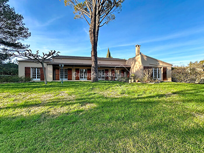 Maison à vendre - Orange, Colline, Etang - 6 pièces - 4 chambres