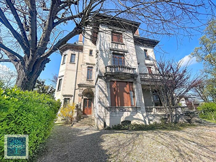 Appartement à louer - Couzon-au-Mont-dOr - 6 pièces - 4 chambres
