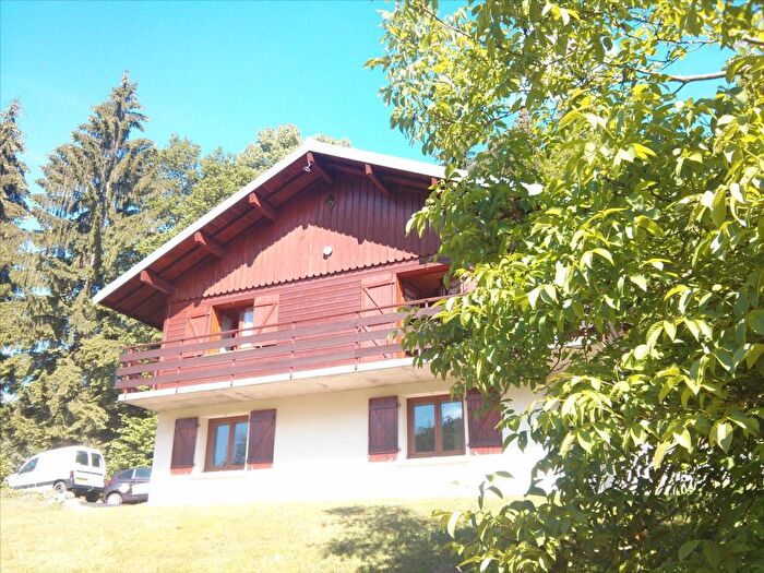 Maison 4 pièces à Rochesson, à louer