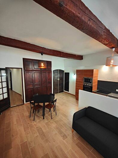 Appartement à louer - Centre Ancien, Draguignan - 2 pièces - 1 chambre